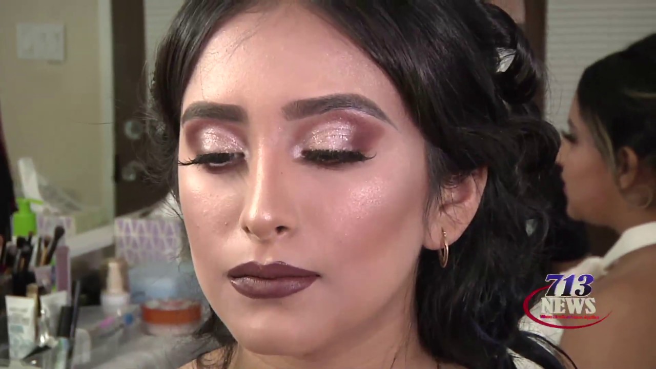 Beauty & Makeup School Teaches Latest Looks! - YouTube