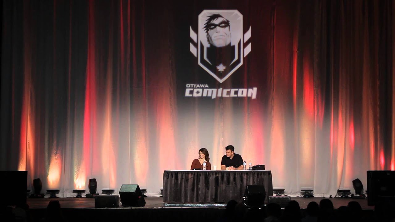 Official Video Ottawa Comiccon 2013 - YouTube