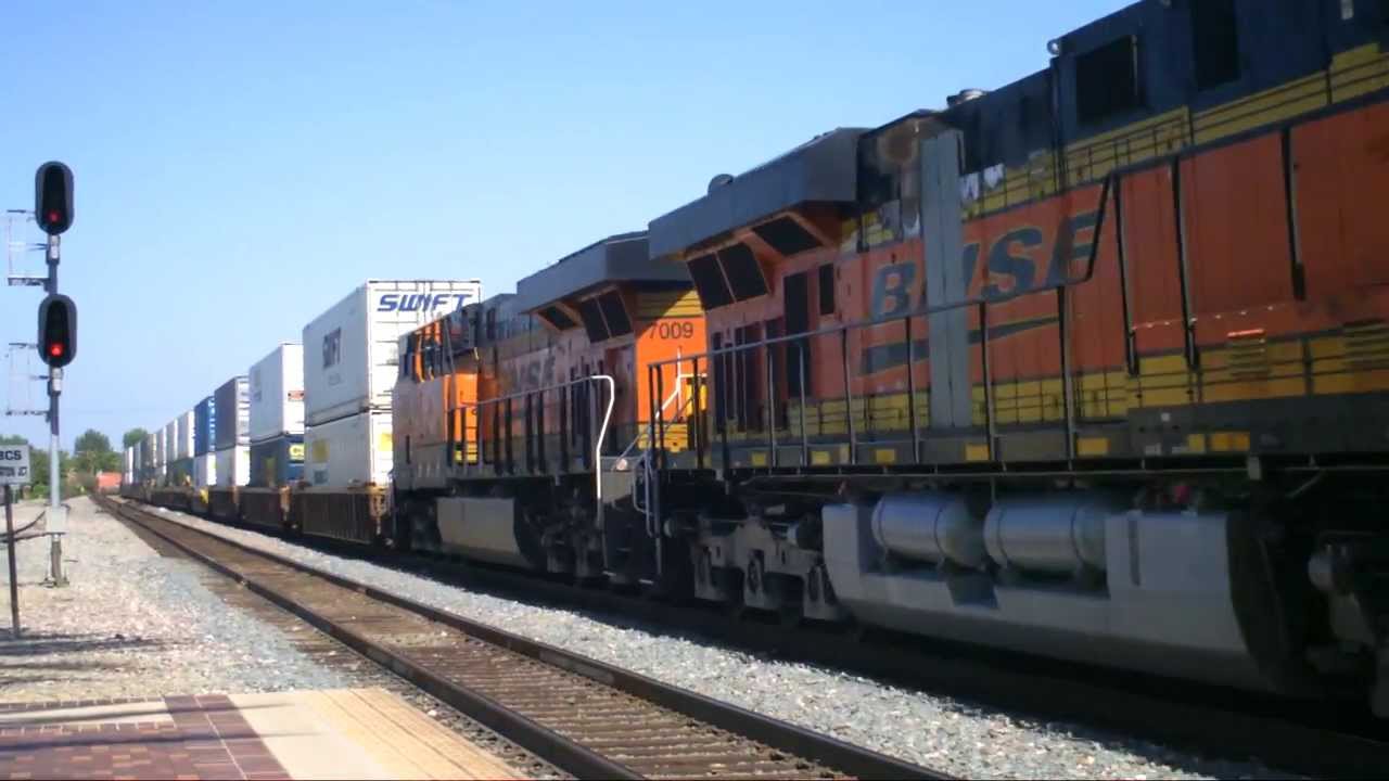 Railfanning SO CAL - Fullerton - Train 14 of 23 - BNSF 7079 Leads an ...