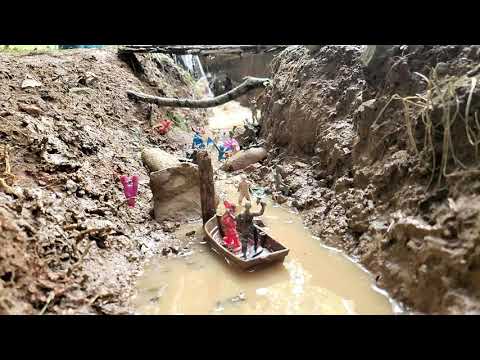 Miniature Army Men Flash Flood Tragedy - YouTube