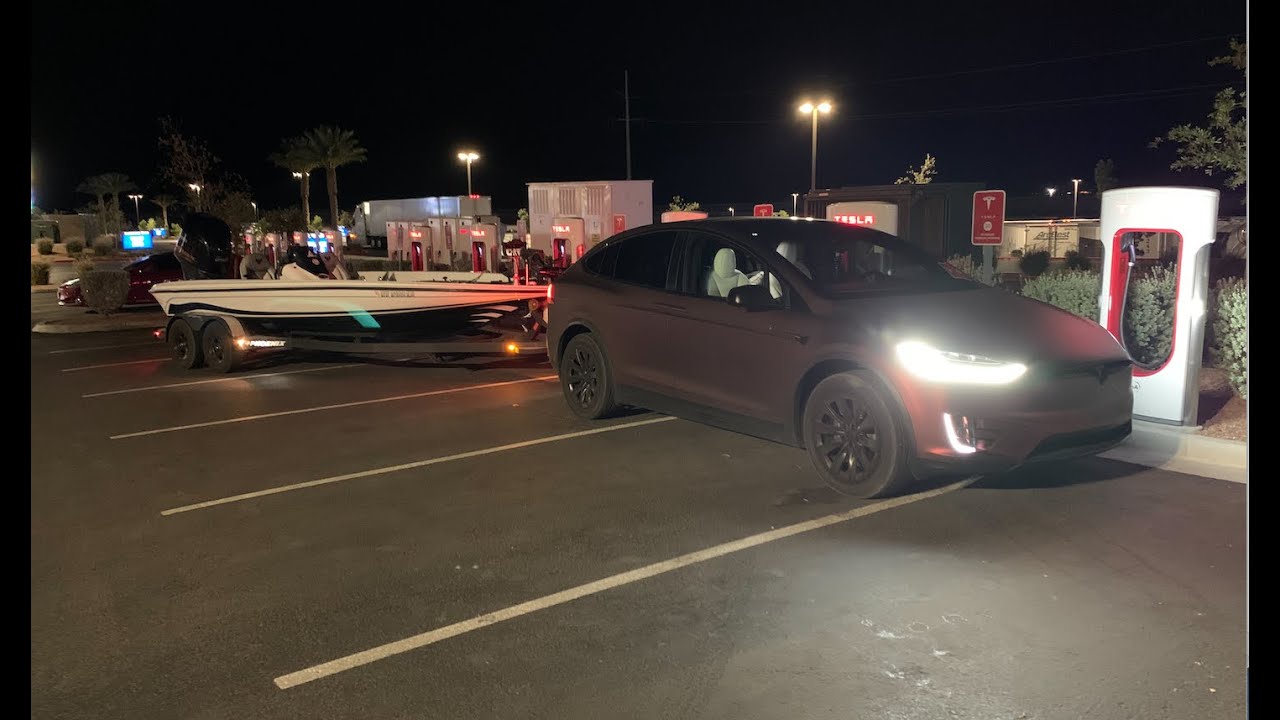 Towing bass boat hundreds of miles with a Tesla Model X Long Range ...