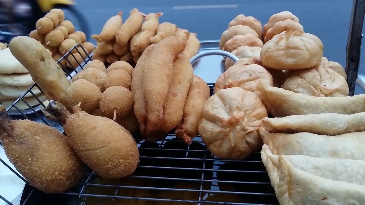 Bánh sầu riêng chiên giòn - Deep-fried durian cake - YouTube