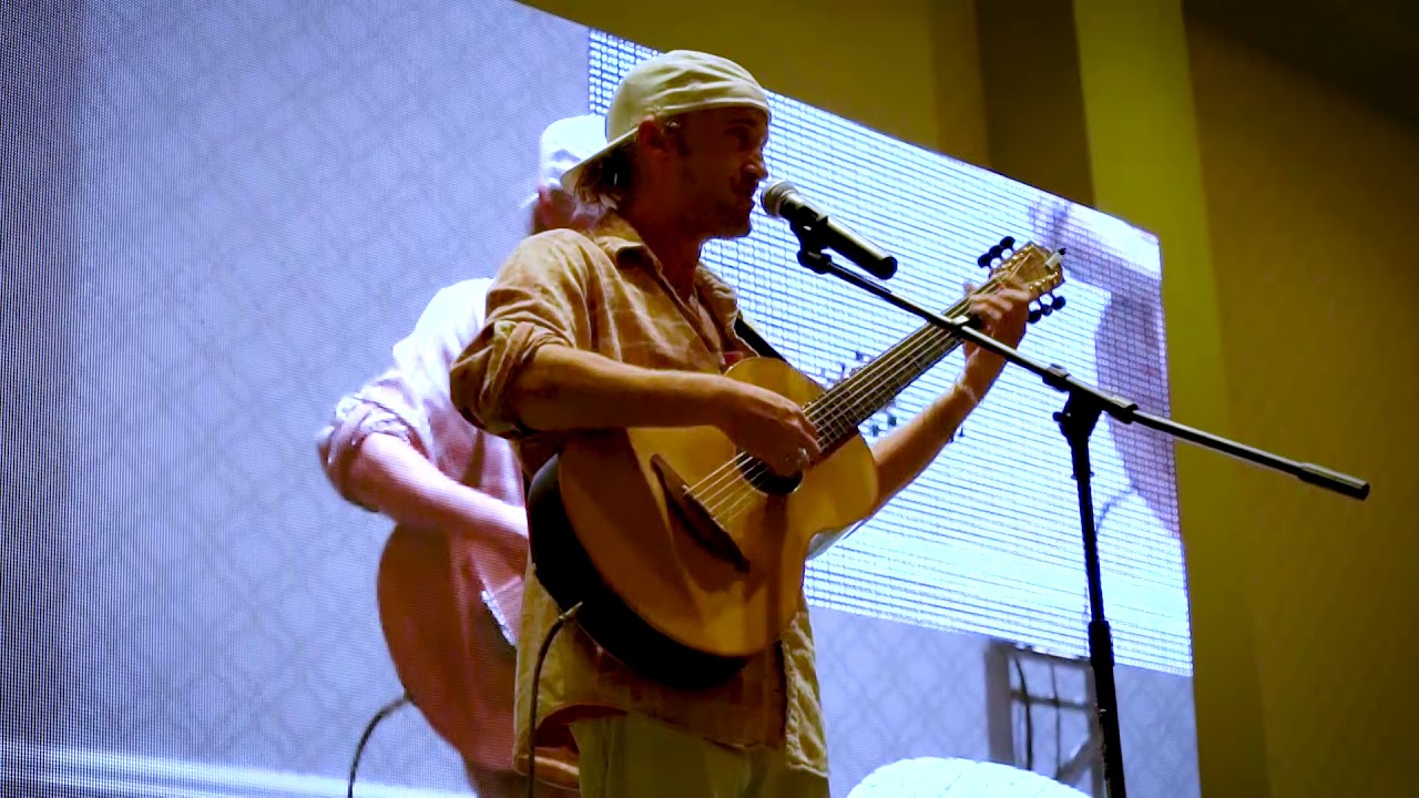 Tom Felton Plays Guitar and Sings at RICC - YouTube