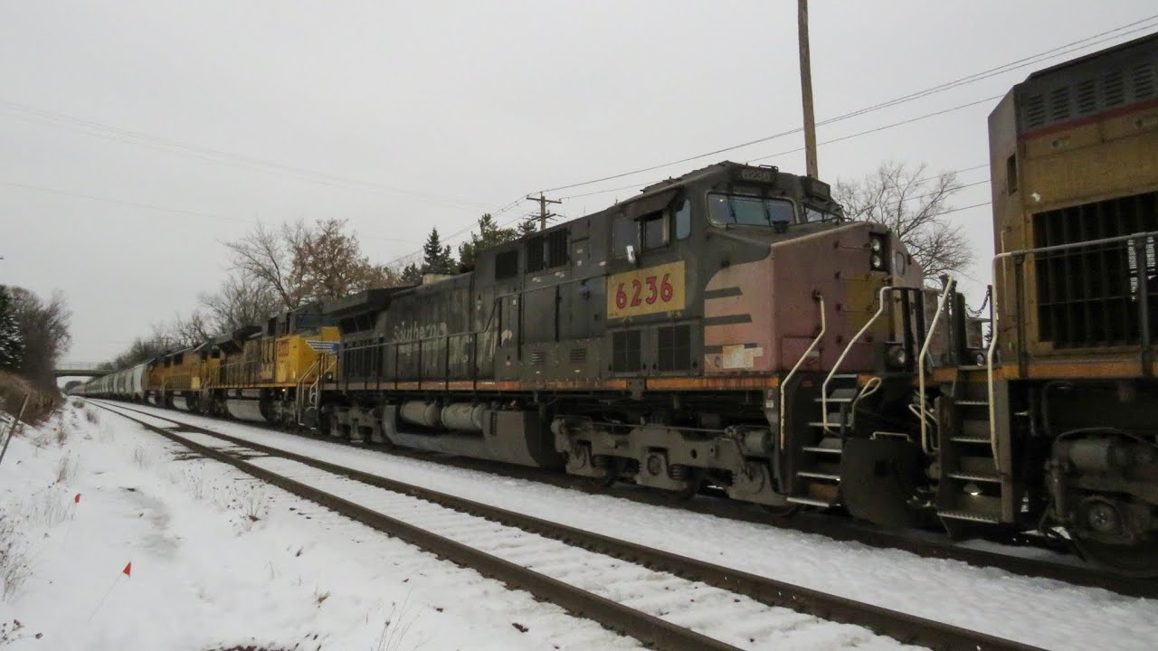 UP 6236 trails on MALPR on the Union Pacific Milwaukee Subdivision|12/23/24 - YouTube