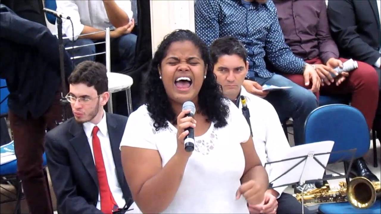 Cantora Helen Rocha - YouTube