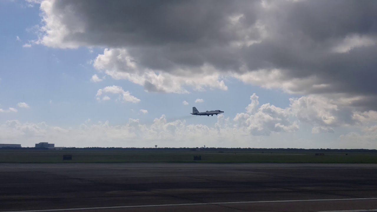 NASA Solar Eclipse Research Planes - YouTube