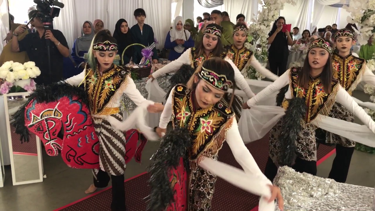 Persembahan Tarian dari Sri Ulan Cultural & Performing Arts - YouTube