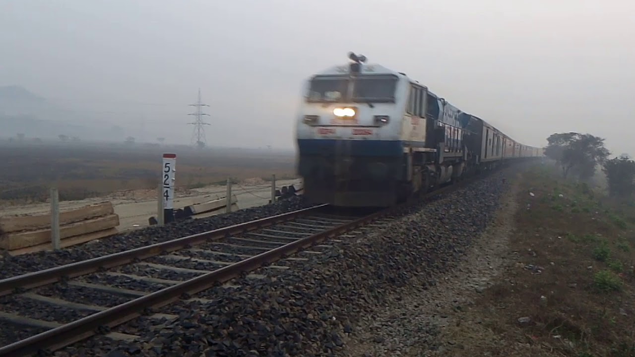 12423 - New Delhi Rajdhani Express (DBRT - NDLS) |With WDP4|| Assam ...