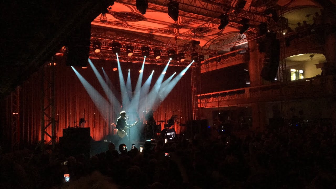 Die Ärzte - 1/2 Lovesong Live in Prag Lucerna Great Hall 17.05.2019 ...