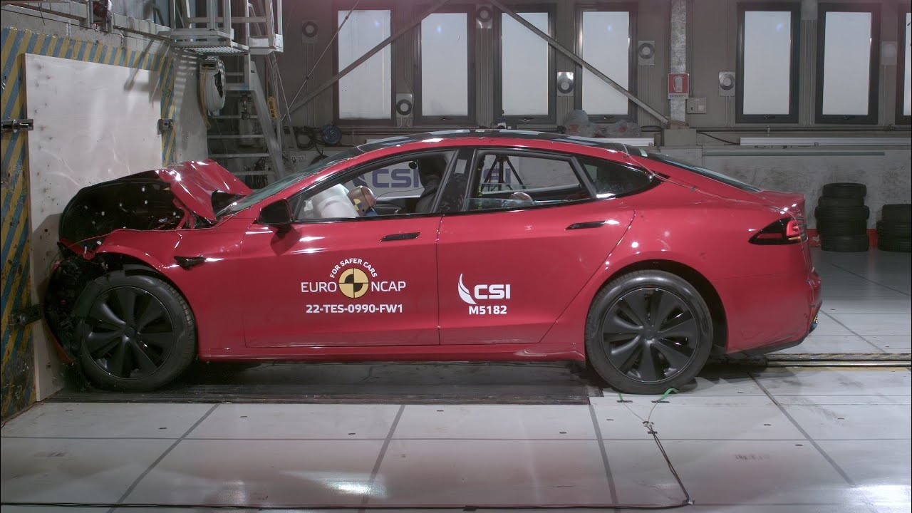 Car Crash Test: Safety in Action (Mercedes, Volvo, BMW, Audi, Porsche ...