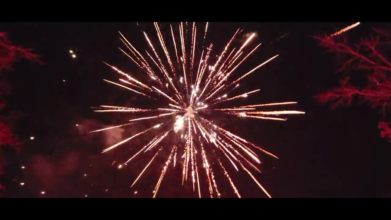Goldzilla Thrilla 20 Shot 500gram Firework by Winda - YouTube