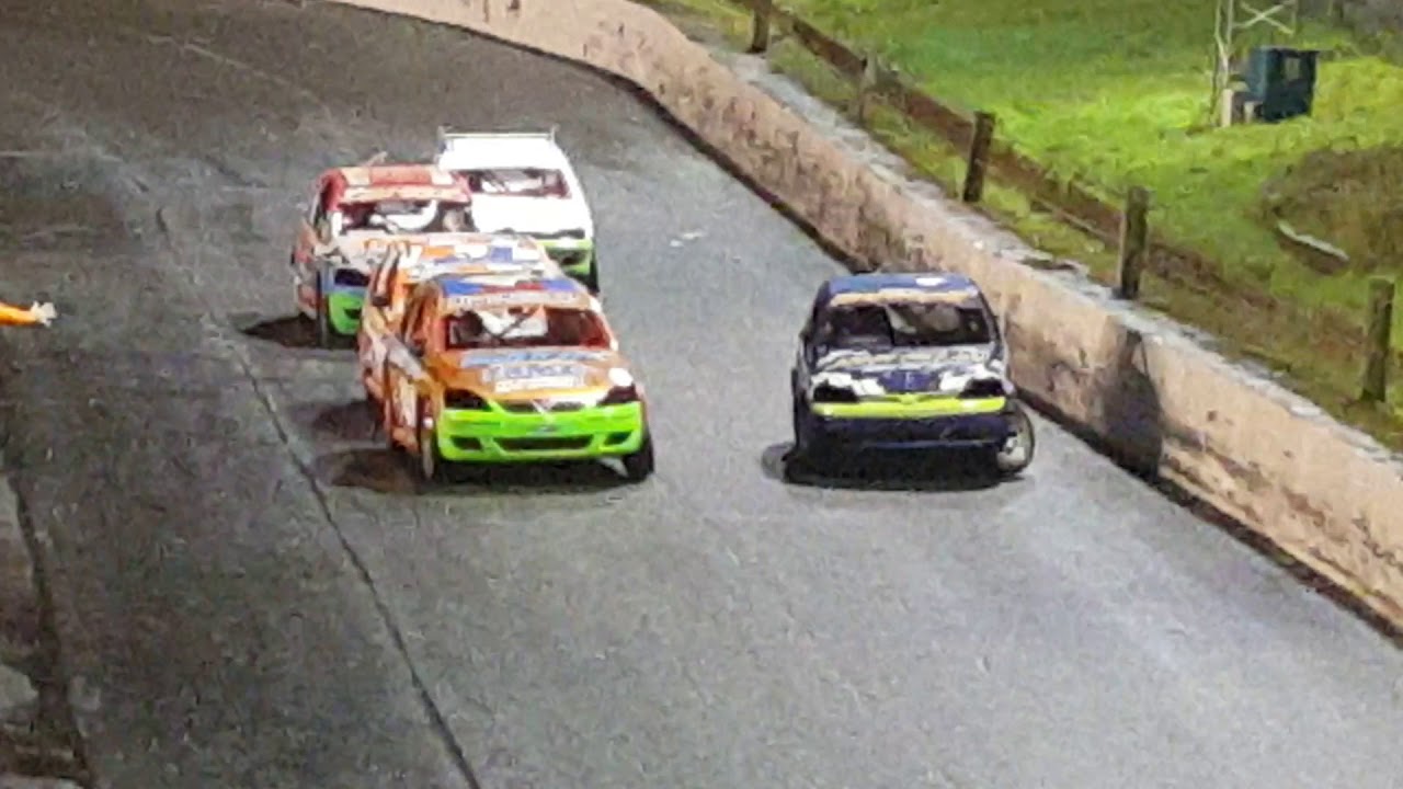 Cowdenbeath Racewall Stockrods October 13th 2018 race 1 - YouTube