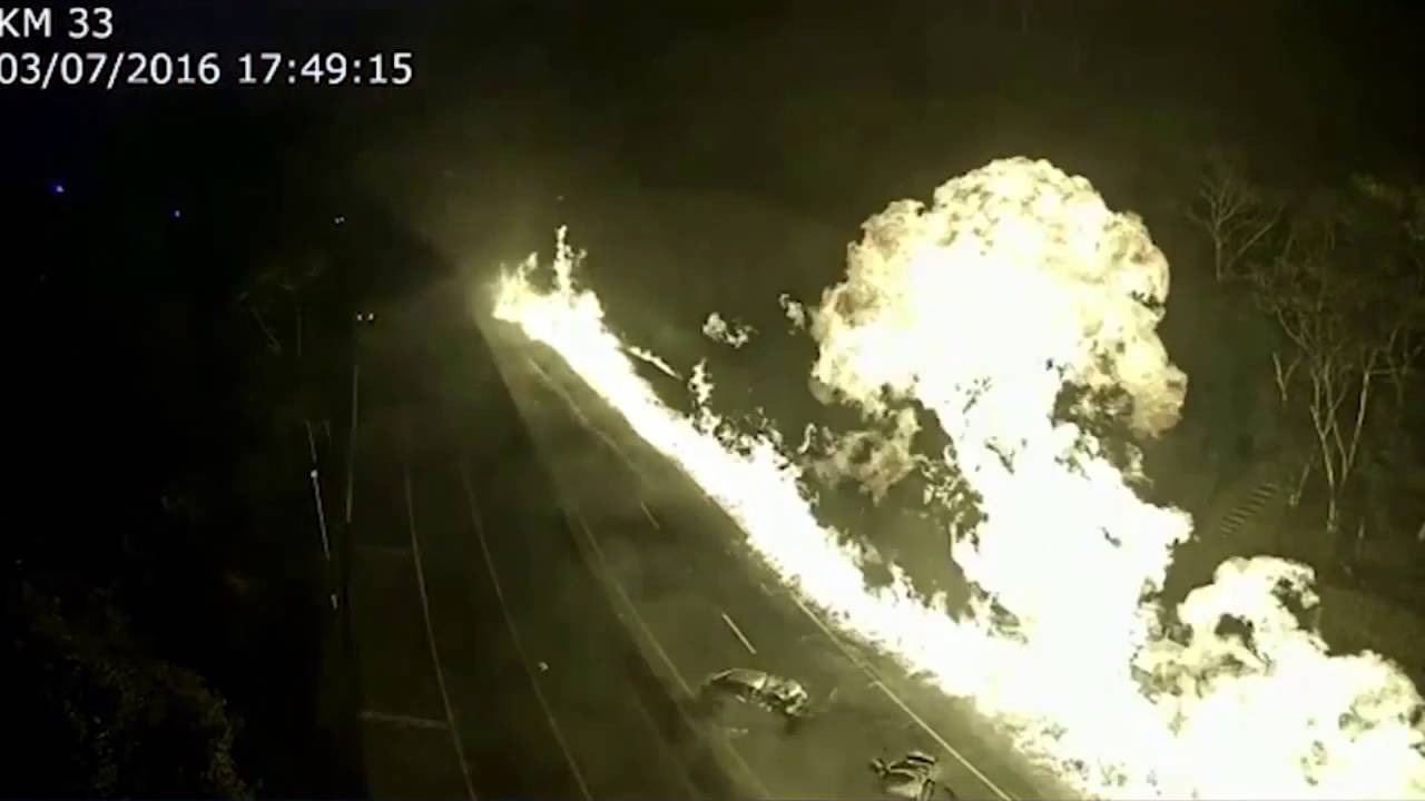 New Video Shows Deadly Parana, Brazil, Tanker Crash and Explosion - YouTube
