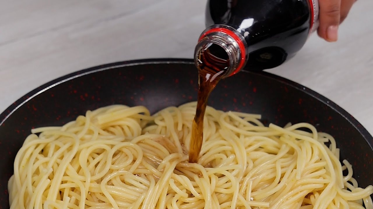 Put Coca Cola in the pasta and be amazed by the result - YouTube