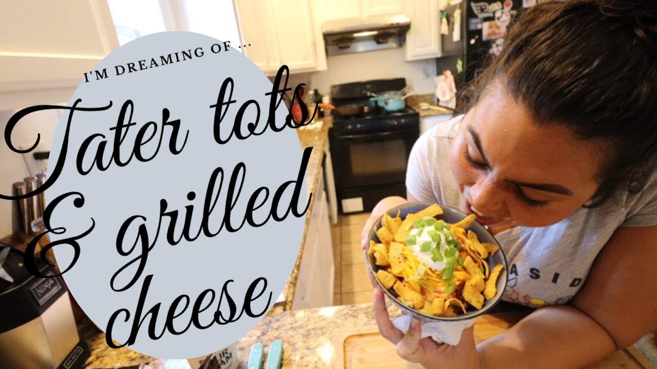 Totchos and Grilled Three-Cheese from Toy Story Land! - YouTube