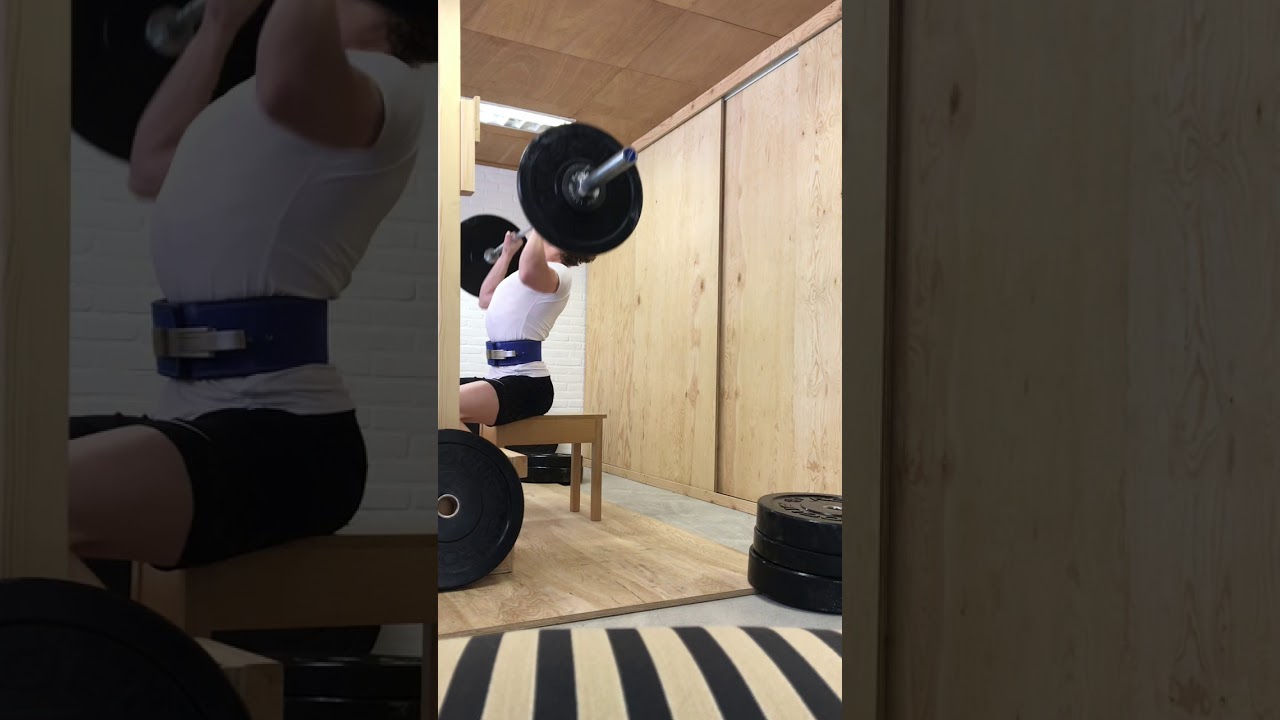 29-05-‘20: Seated OHP 32,5kg x 10 - YouTube