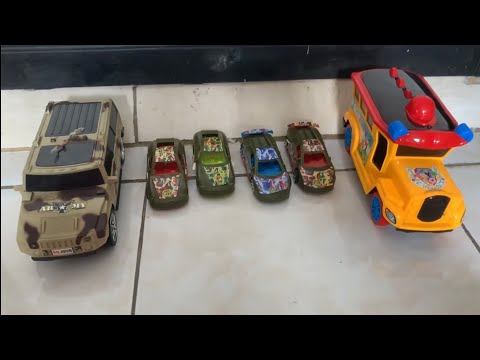 wow ada mainan baru lagi?? mobil mobilan militer dan funny car!!😆