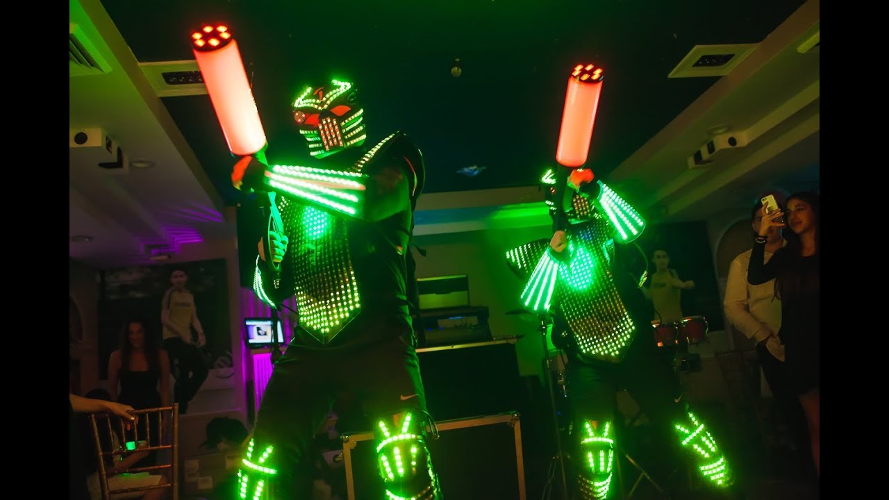 LED ROBOTS CO2 for your EVENT - YouTube