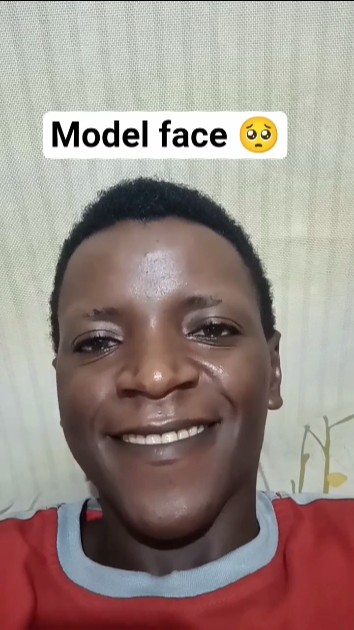 Model smiling 😁 #seo #youtubegrowth #youtubetips #love - YouTube