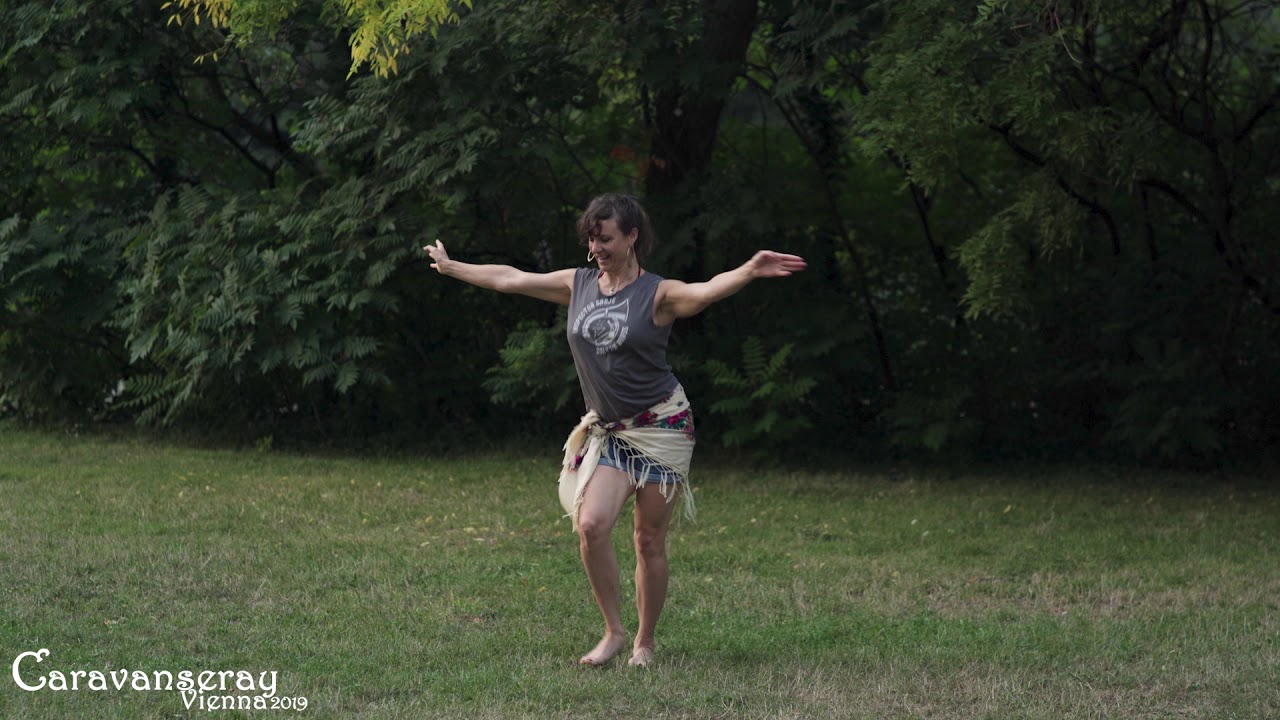 Elizabeth Strong - Caravanseray Vienna 2019 - YouTube