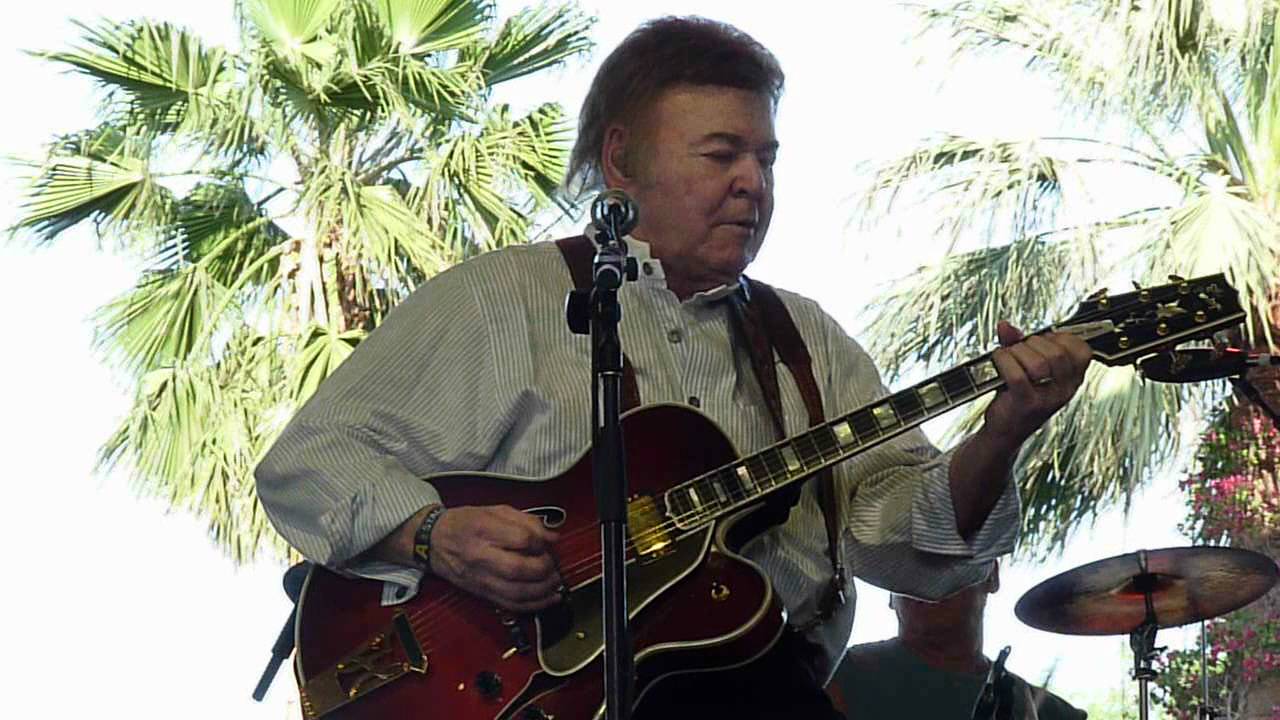 Roy Clark Stagecoach Music Festival 2012 - YouTube