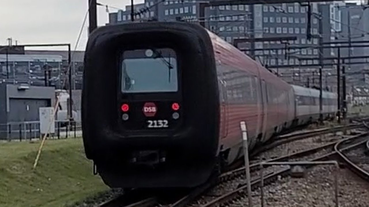 IR4 2004 og 2032 kører ud af København H - YouTube