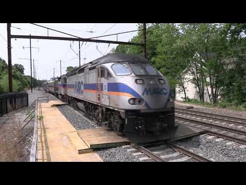 [4K] Amtrak 84 races past Marc 418 at Odenton Station #youtube #show #train #amtrak #marc #race ...