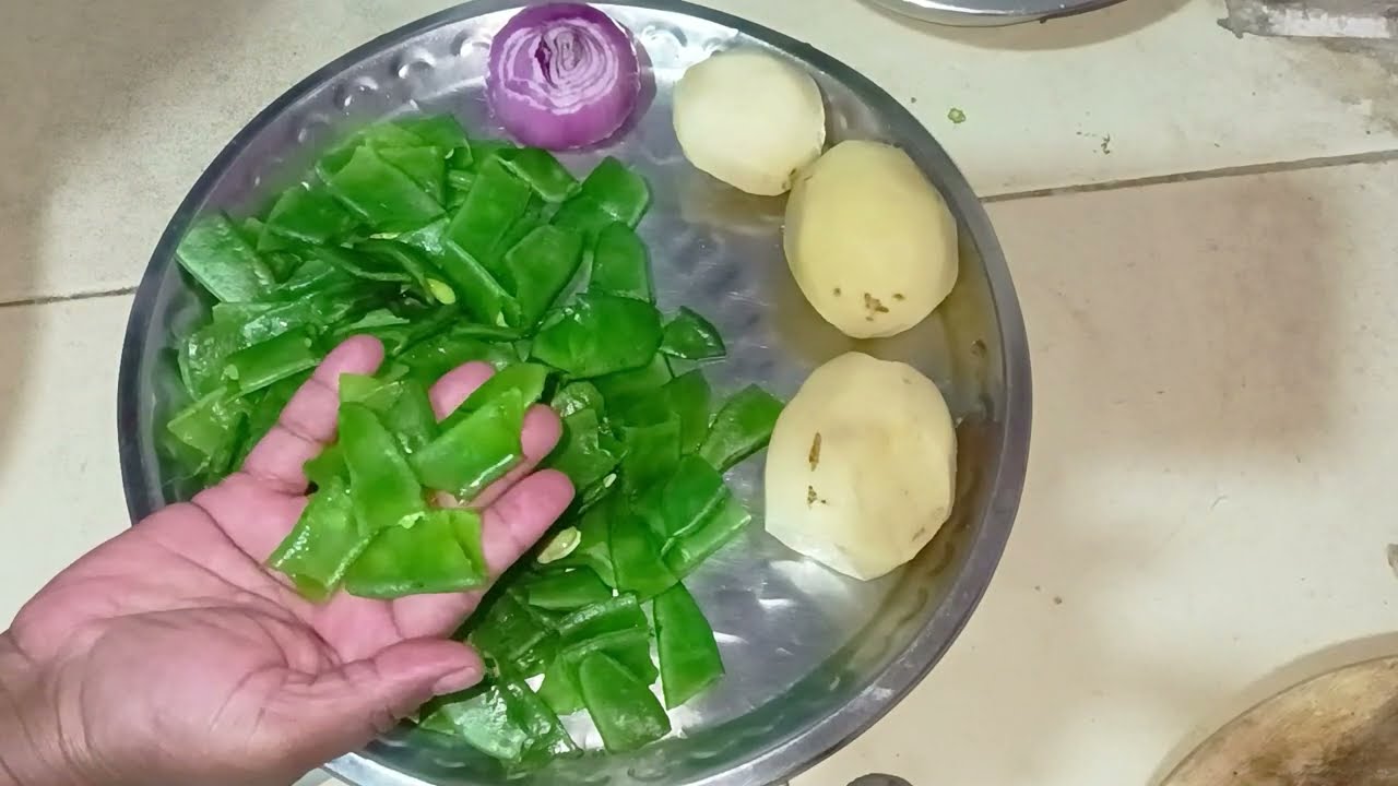 sem aloo recipe:sem phali aloo recipe/sem ki phali aur aloo - YouTube