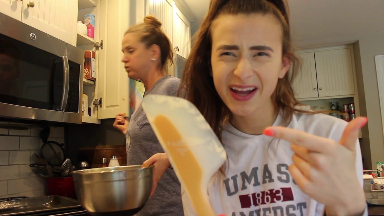 SATISFYING BAKING VIDEO! (ASMR)|| MOLLY - YouTube