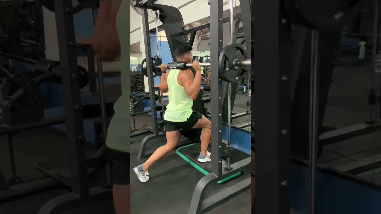 Estocadas / Tijeras con step en multipower | Smith | multifuerza - YouTube