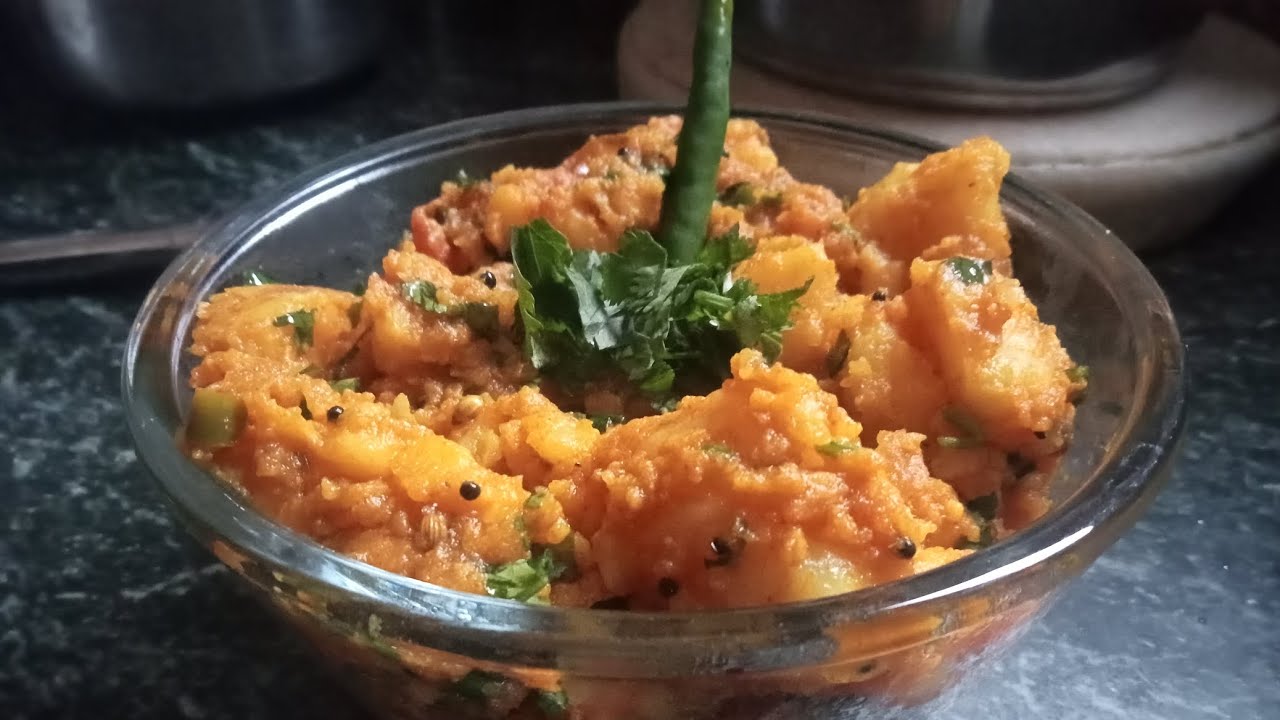 Sookhe Aloo easy recipe @sujataratawal - YouTube