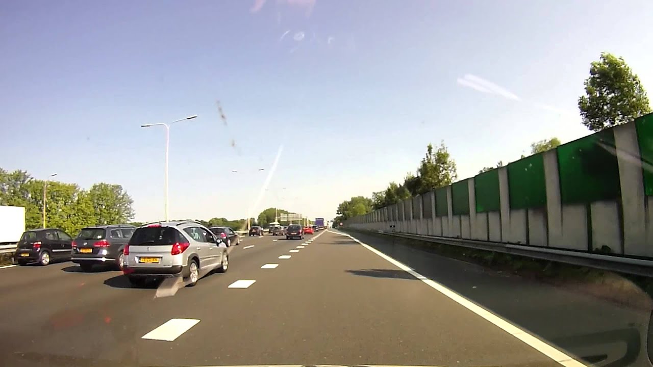 #062 Invoegen met file - YouTube