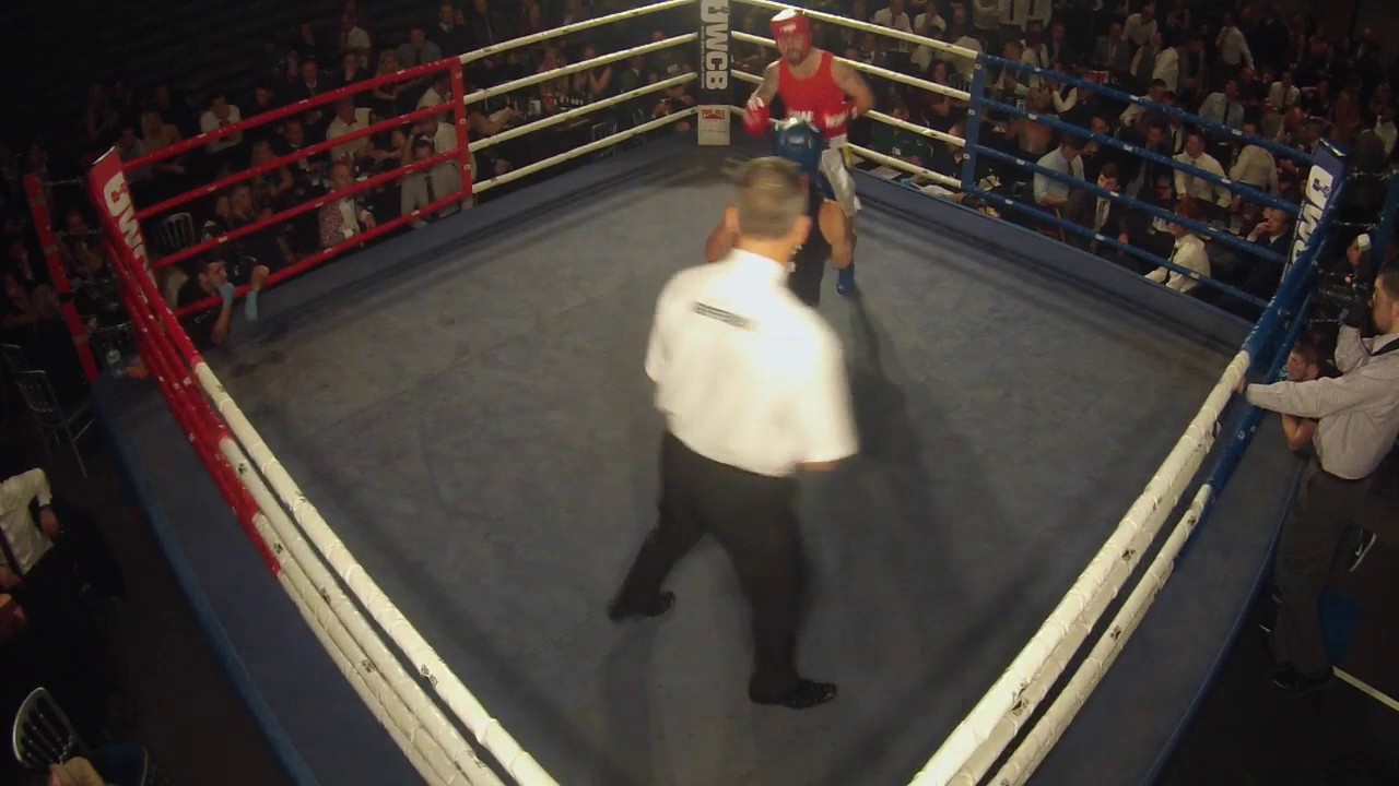 Ultra White Collar Boxing | York | Dean Farrar VS Simon Denton - YouTube