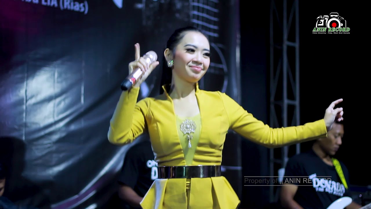 RENA KDI/ PELUKLAH AKU/NEW DONADA - YouTube