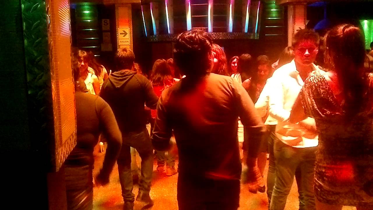 DISCOTEKA Karu en vivo - YouTube