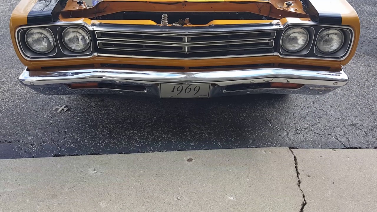 69 Bahama Yellow Roadrunner walk around - YouTube