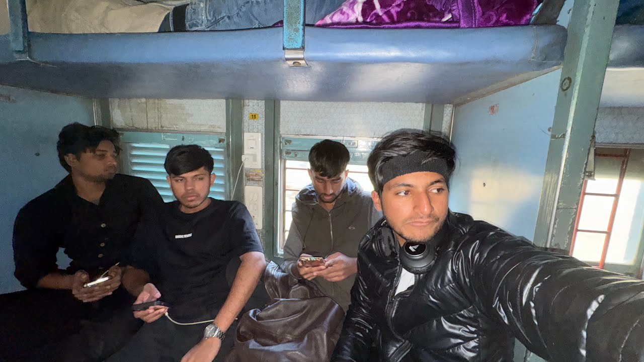 Ep-8 | Train journey from jammu to mumbai 🚂 | four ppl at 1 seat | 😳😱#travel #vlog #youtube ...