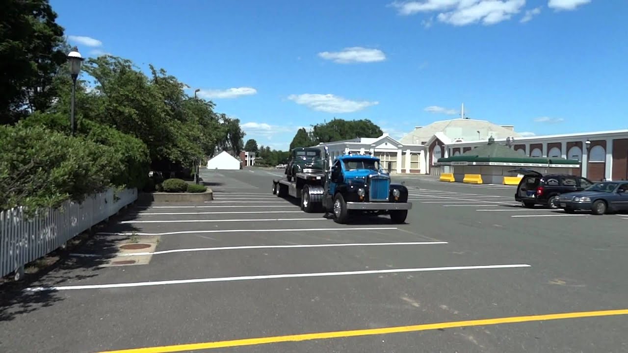 B-Model Mack and IHC Pickup - YouTube