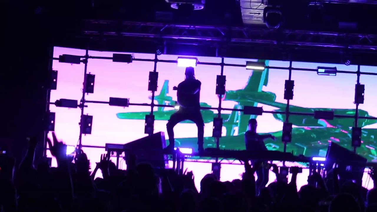 Slander - Love is Gone | Live in Chicago - YouTube