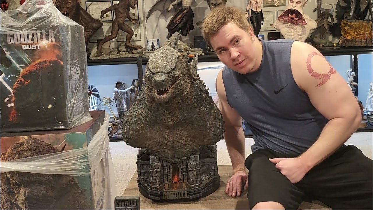 Prime 1 Godzilla Life Size Bust Unboxing/Review - YouTube