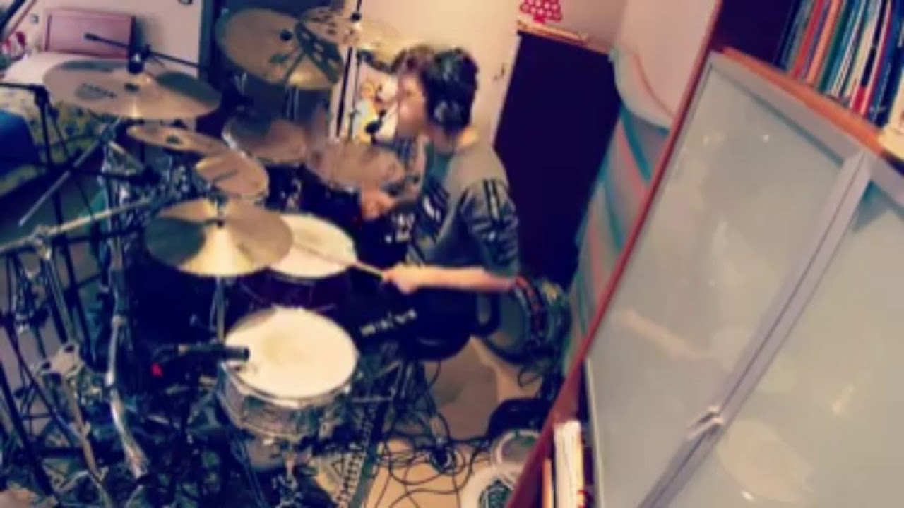 Drummer plays funk- Giuseppe Chiarella - YouTube