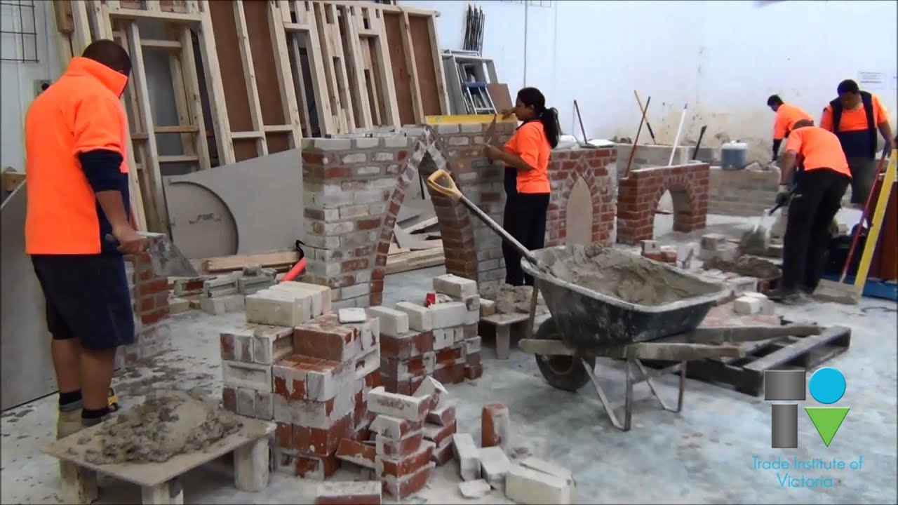 Bricklaying - Arches Training at Trade Institute of Victoria - YouTube