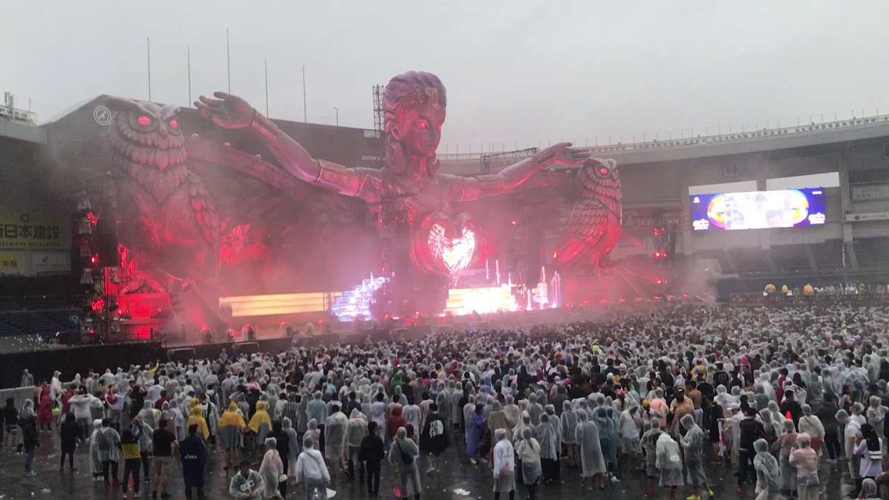 W & W is playing - Dragon & Levels @ EDC Japan 2018.05.13 - YouTube