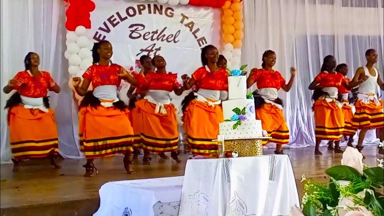 Best African Traditional Dances // KIGANDA DANCES PERFORMANCES - YouTube