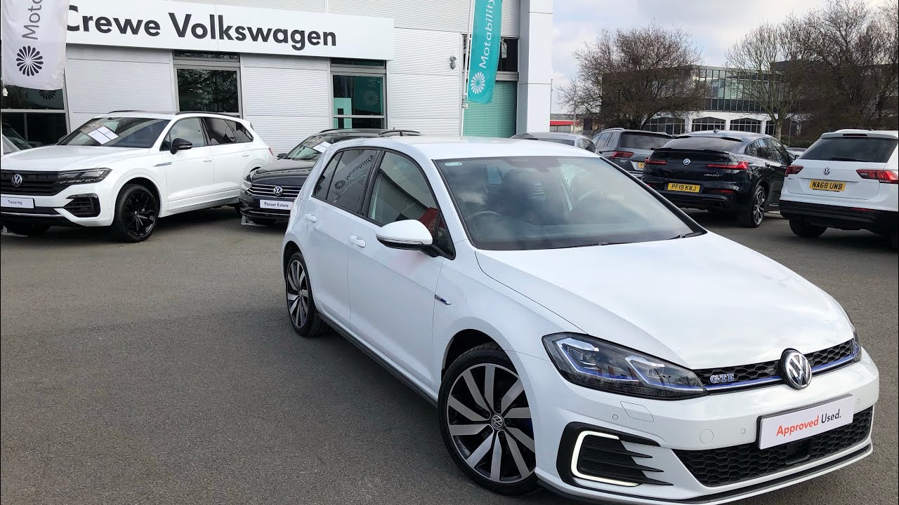 Approved Used Volkswagen Golf GTE Advance 1.4TSI PHEV in Pure White ...