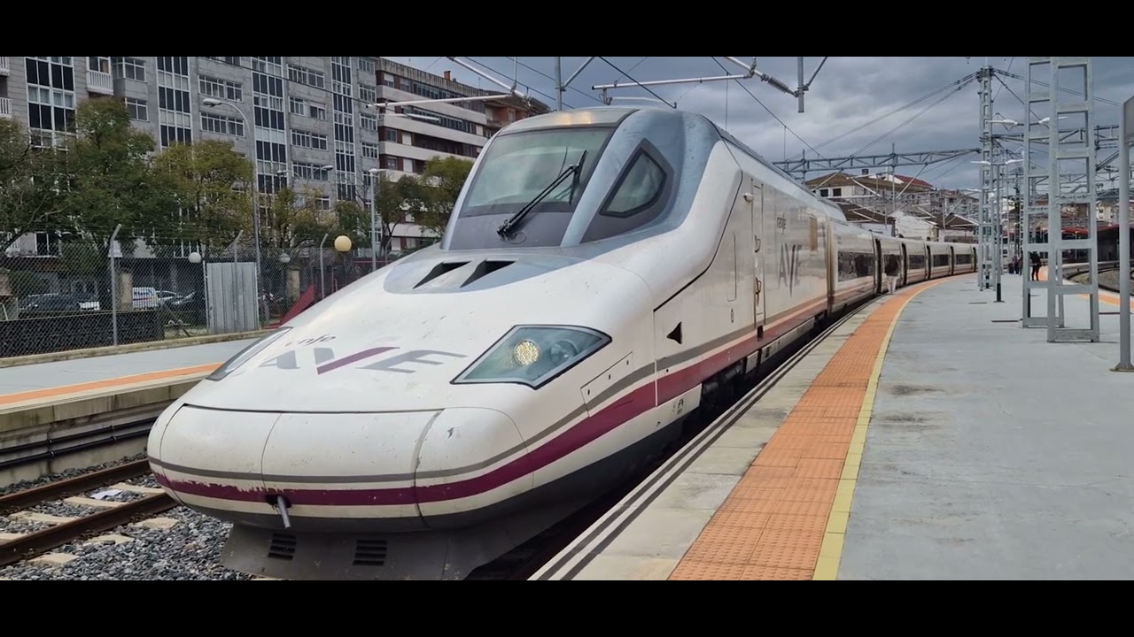 Ave s112 en Ourense antes del ultimo servicio 2022 destino Madrid ...