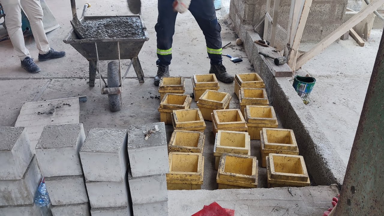 TEST OF COMPRESSIVE STRENGTH OF CONCRETE - CUBE CASTING - YouTube