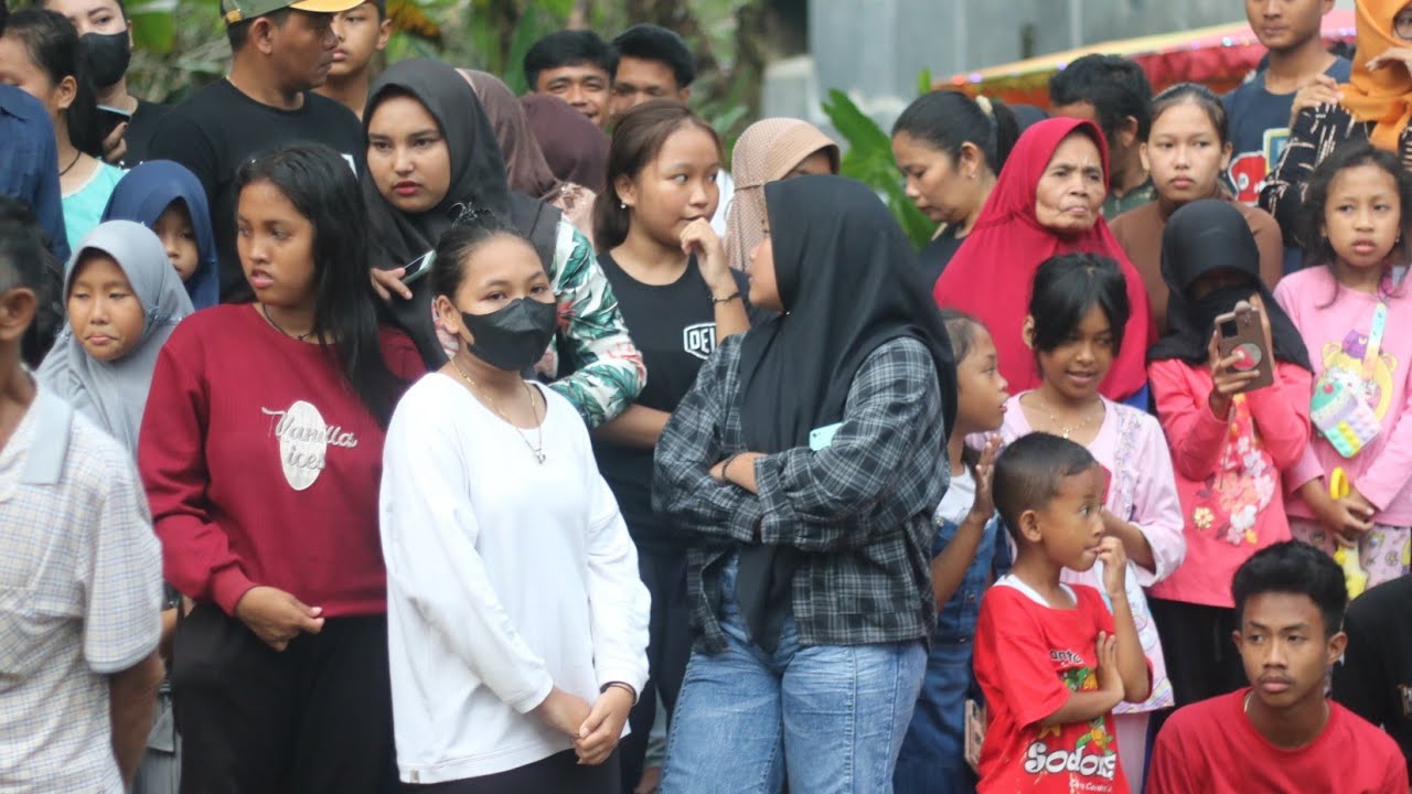 ASIKNYA NONTON EBEG. EBEG BANYUMASAN. EBEG KEREN. YANG NONTON cantik ...