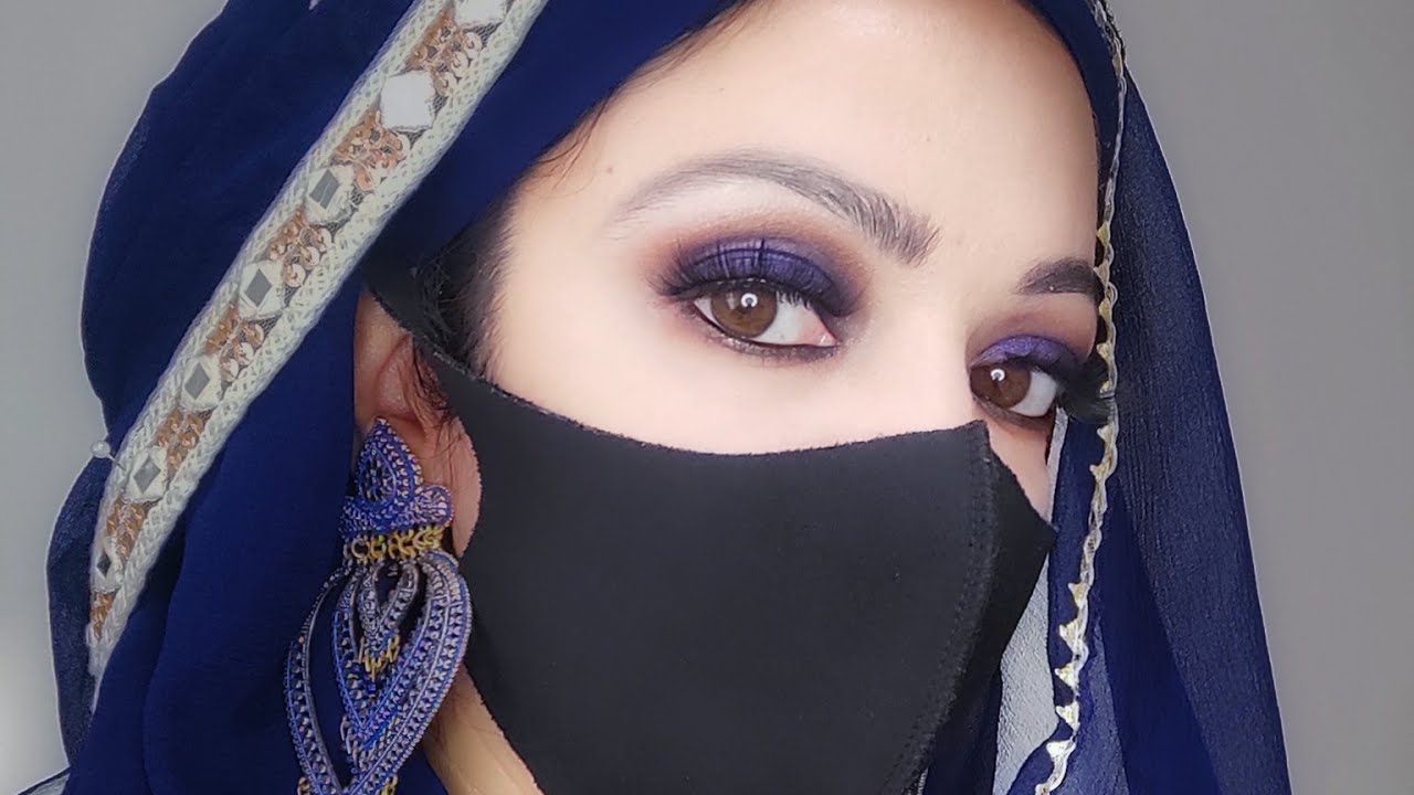Blue Smokey Eye Makeup Step By Step Makeup Tutorial Blue Smokey Eyes