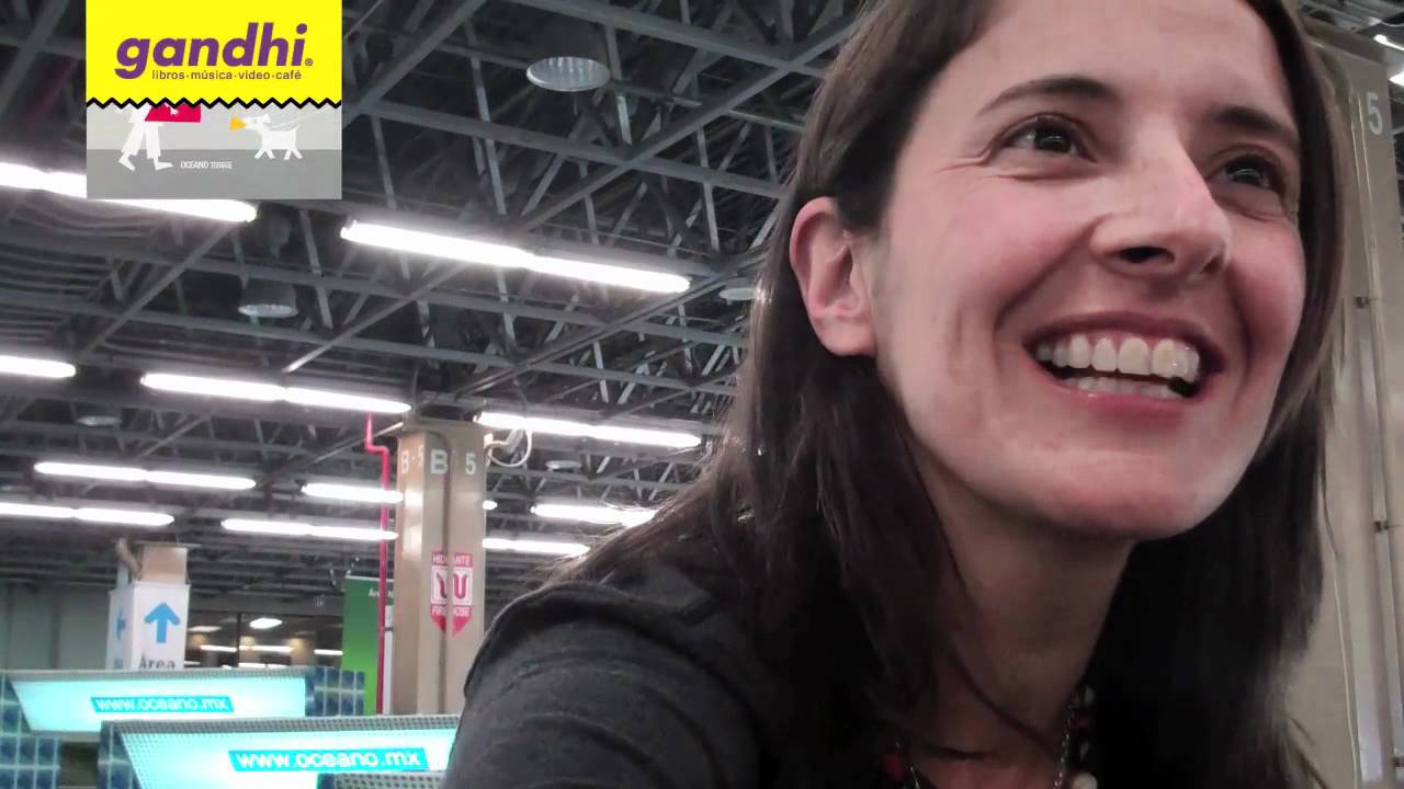 Entrevista a Claudia Rueda en la FIL 2011 - YouTube